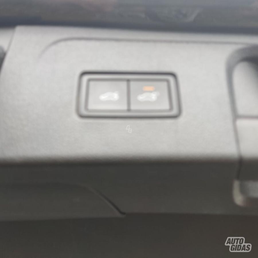 Black Volkswagen Passat 2019 in Vilnius, with an engine capacity of 1.50 L and mileage of 228 thousand km for 8500 €, photo 23 on AUTOMOTO.COM.LV