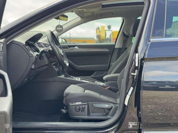 Black Volkswagen Passat 2019 in Siauliai, with an engine capacity of 1.97 L and mileage of 176 thousand km for 14900 €, photo 9 on AUTOMOTO.COM.LV