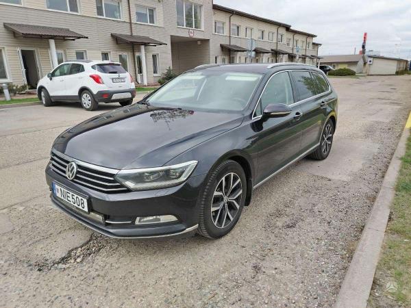 Black Volkswagen Passat 2019 in Vilnius, with an engine capacity of 2.00 L and mileage of 187 thousand km for 15730 €, photo 1 on AUTOMOTO.COM.LV