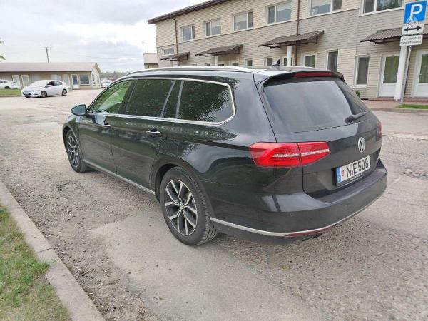 Black Volkswagen Passat 2019 in Vilnius, with an engine capacity of 2.00 L and mileage of 187 thousand km for 15730 €, photo 4 on AUTOMOTO.COM.LV