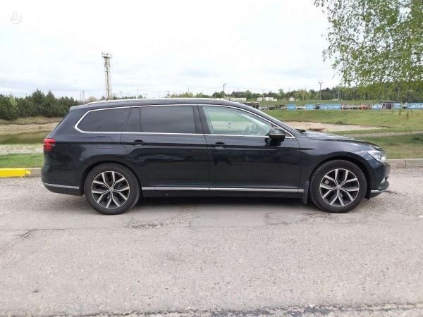 Black Volkswagen Passat 2019 in Vilnius, with an engine capacity of 2.00 L and mileage of 187 thousand km for 15730 €, photo 6 on AUTOMOTO.COM.LV