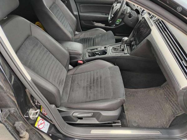 Black Volkswagen Passat 2019 in Vilnius, with an engine capacity of 2.00 L and mileage of 187 thousand km for 15730 €, photo 9 on AUTOMOTO.COM.LV
