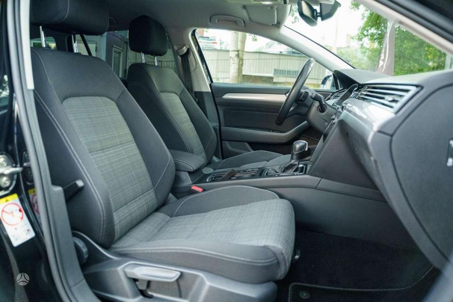 Melns Volkswagen Passat 2019 Viļņa, ar dzinēja tilpumu 1.50 L un nobraukumu 180 tūkst. km par 13500 €, foto 21 vietnē AUTOMOTO.COM.LV