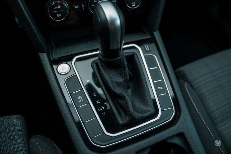 Melns Volkswagen Passat 2019 Viļņa, ar dzinēja tilpumu 1.50 L un nobraukumu 180 tūkst. km par 13500 €, foto 30 vietnē AUTOMOTO.COM.LV
