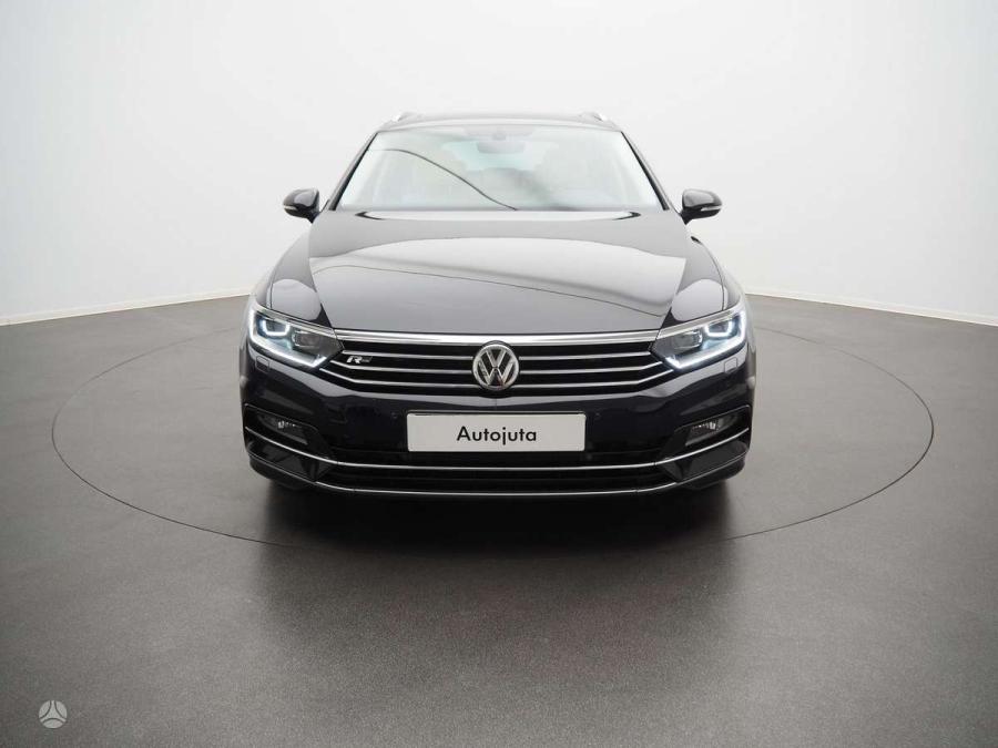 Black Volkswagen Passat 2019 in Vilnius, with an engine capacity of 1.80 L and mileage of 173 thousand km for 14300 €, photo 3 on AUTOMOTO.COM.LV