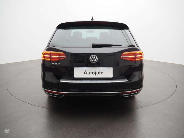 Black Volkswagen Passat 2019 in Vilnius, with an engine capacity of 1.80 L and mileage of 173 thousand km for 14300 €, photo 5 on AUTOMOTO.COM.LV