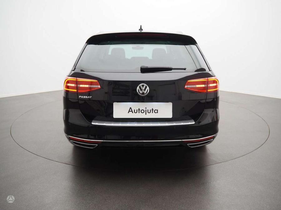 Black Volkswagen Passat 2019 in Vilnius, with an engine capacity of 1.80 L and mileage of 173 thousand km for 14300 €, photo 6 on AUTOMOTO.COM.LV