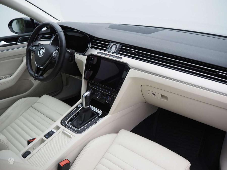 Black Volkswagen Passat 2019 in Vilnius, with an engine capacity of 1.80 L and mileage of 173 thousand km for 14300 €, photo 13 on AUTOMOTO.COM.LV