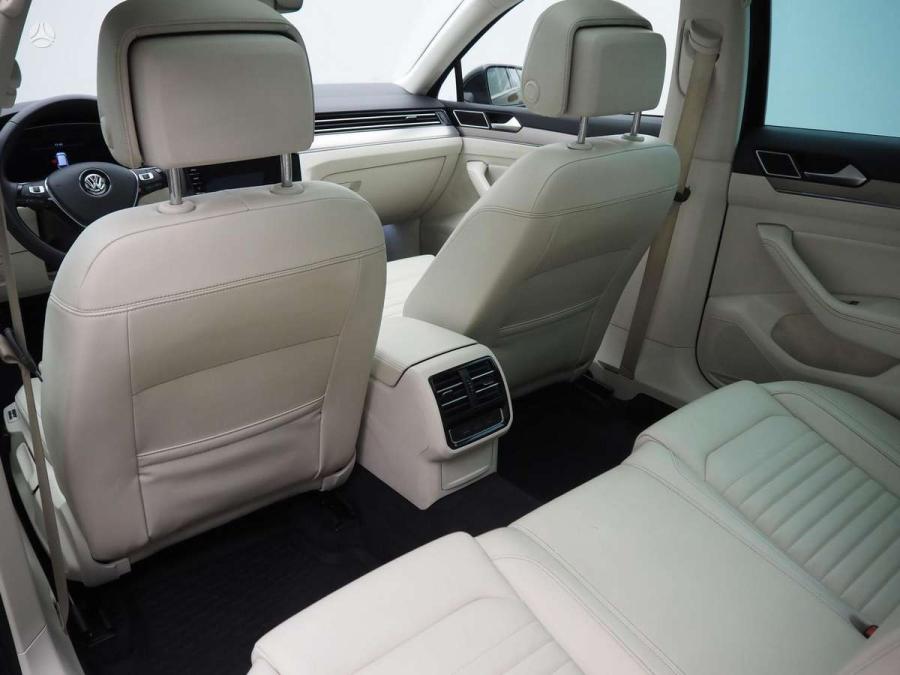 Black Volkswagen Passat 2019 in Vilnius, with an engine capacity of 1.80 L and mileage of 173 thousand km for 14300 €, photo 22 on AUTOMOTO.COM.LV