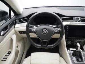 Black Volkswagen Passat 2019 in Vilnius, with an engine capacity of 1.80 L and mileage of 173 thousand km for 14300 €, photo 23 on AUTOMOTO.COM.LV
