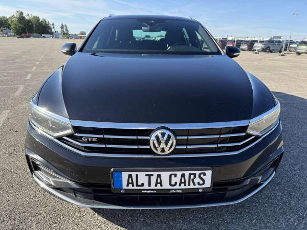 Black Volkswagen Passat 2019 in Vilnius, with an engine capacity of 1.40 L and mileage of 225 thousand km for 11650 €, photo 6 on AUTOMOTO.COM.LV