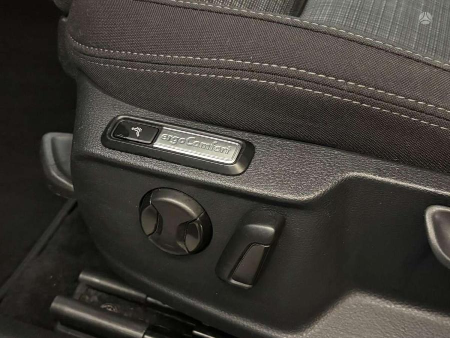 Melns Volkswagen Passat 2019 Marijampole, ar dzinēja tilpumu 1.97 L un nobraukumu 278 tūkst. km par 13500 €, foto 27 vietnē AUTOMOTO.COM.LV