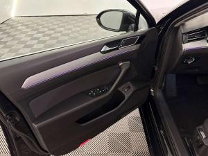 Melns Volkswagen Passat 2019 Marijampole, ar dzinēja tilpumu 1.97 L un nobraukumu 278 tūkst. km par 13500 €, foto 28 vietnē AUTOMOTO.COM.LV