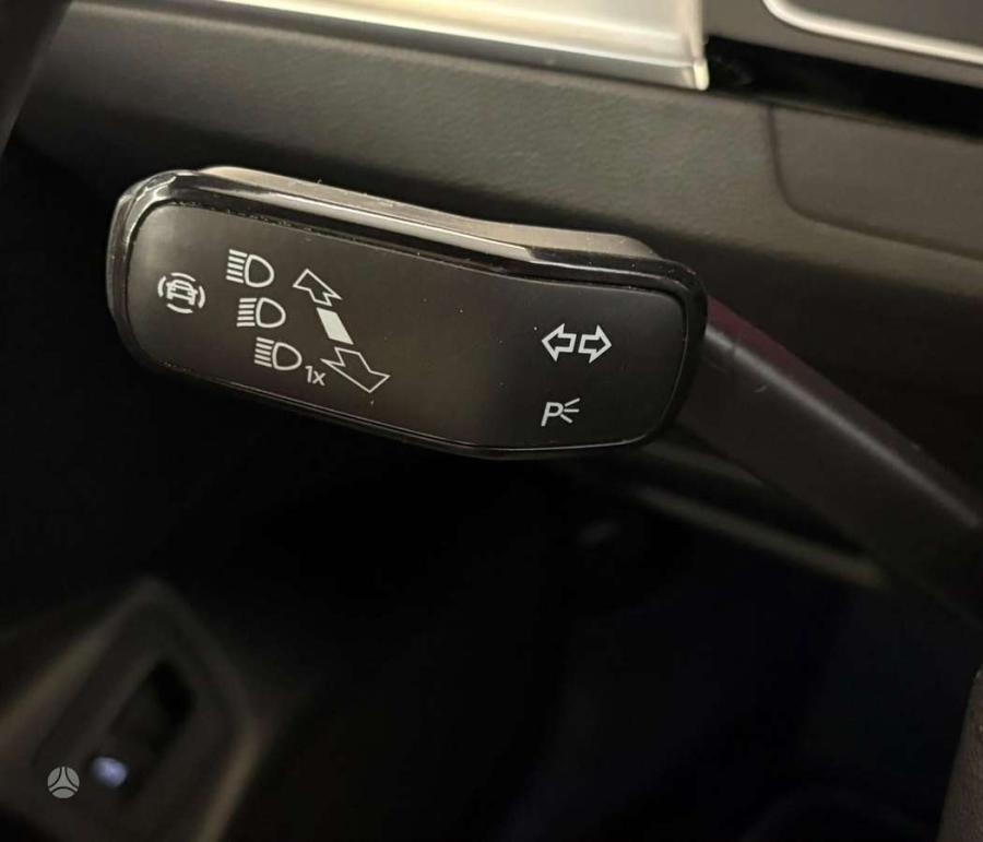 Black Volkswagen Passat 2019 in Marijampole, with an engine capacity of 1.97 L and mileage of 175 thousand km for 16850 €, photo 7 on AUTOMOTO.COM.LV