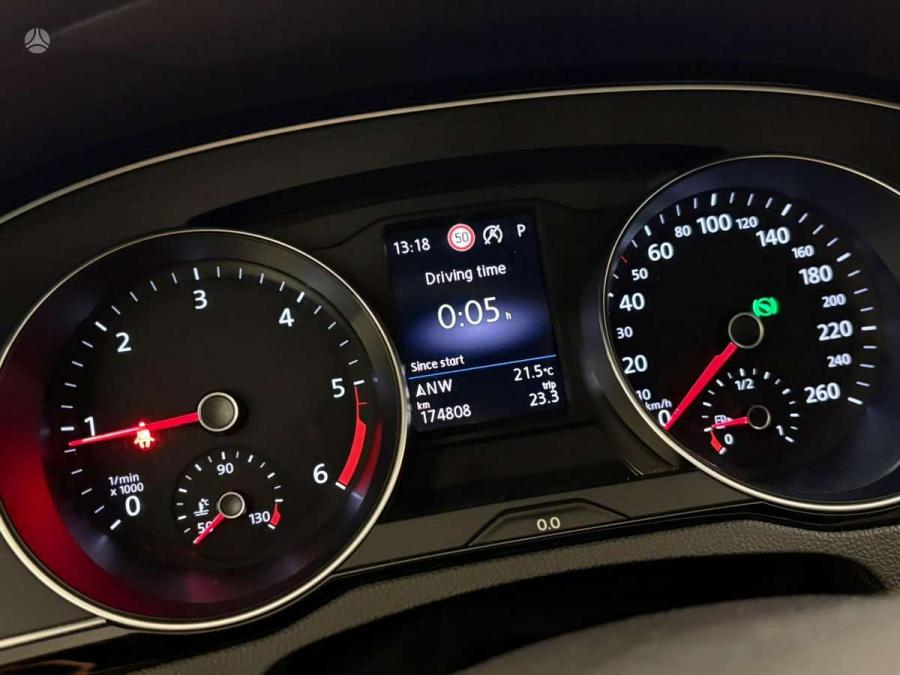 Black Volkswagen Passat 2019 in Marijampole, with an engine capacity of 1.97 L and mileage of 175 thousand km for 16850 €, photo 8 on AUTOMOTO.COM.LV