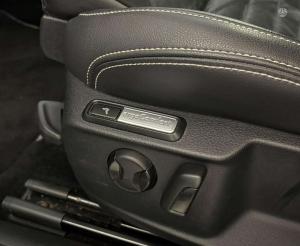 Black Volkswagen Passat 2019 in Marijampole, with an engine capacity of 1.97 L and mileage of 175 thousand km for 16850 €, photo 19 on AUTOMOTO.COM.LV