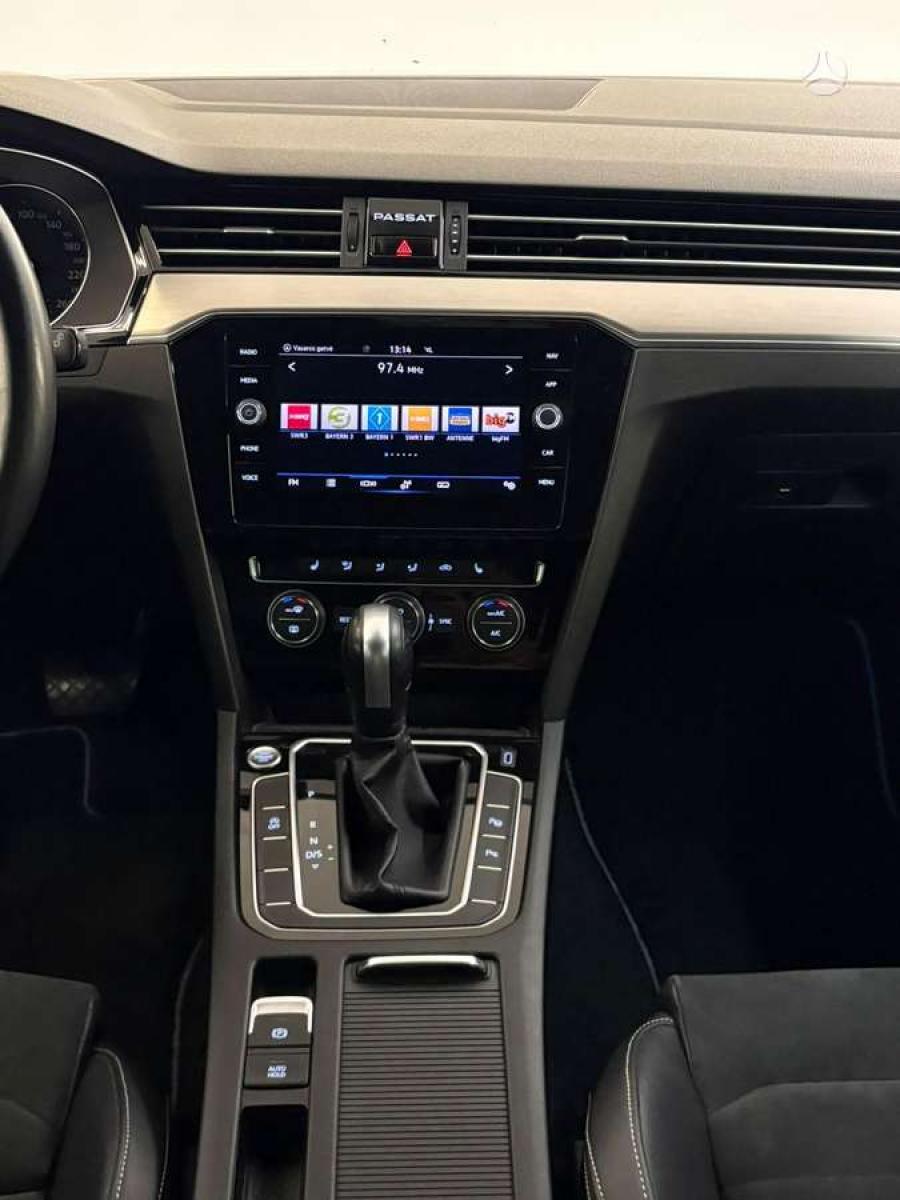 Black Volkswagen Passat 2019 in Marijampole, with an engine capacity of 1.97 L and mileage of 175 thousand km for 16850 €, photo 20 on AUTOMOTO.COM.LV