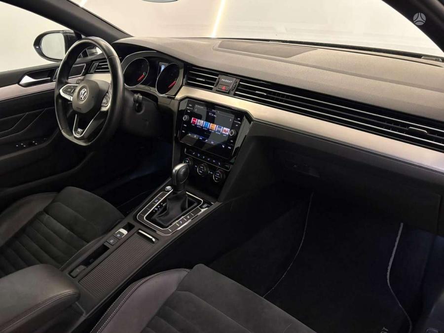 Black Volkswagen Passat 2019 in Marijampole, with an engine capacity of 1.97 L and mileage of 175 thousand km for 16850 €, photo 21 on AUTOMOTO.COM.LV
