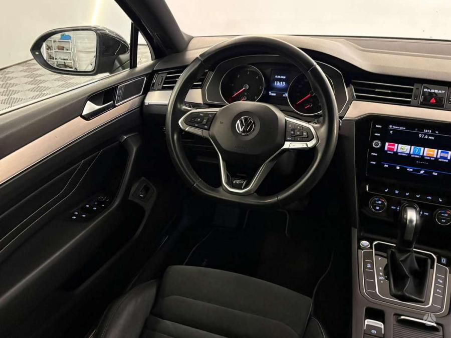 Black Volkswagen Passat 2019 in Marijampole, with an engine capacity of 1.97 L and mileage of 175 thousand km for 16850 €, photo 23 on AUTOMOTO.COM.LV