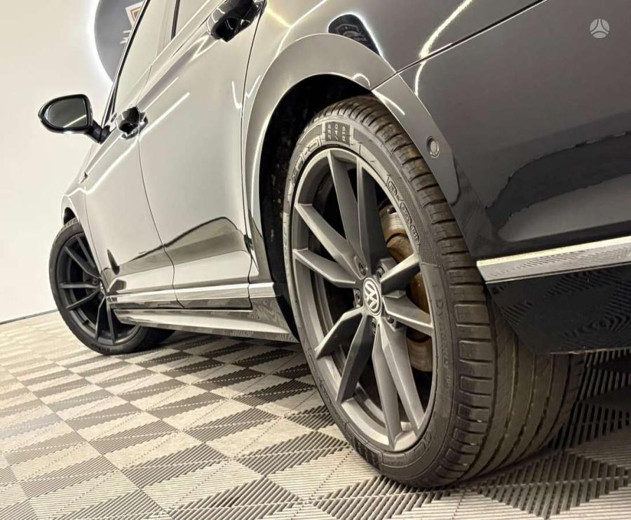 Black Volkswagen Passat 2019 in Marijampole, with an engine capacity of 1.97 L and mileage of 175 thousand km for 16850 €, photo 27 on AUTOMOTO.COM.LV
