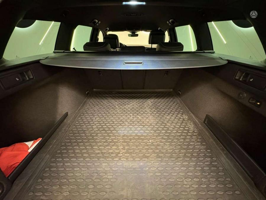 Black Volkswagen Passat 2019 in Marijampole, with an engine capacity of 1.97 L and mileage of 175 thousand km for 16850 €, photo 29 on AUTOMOTO.COM.LV