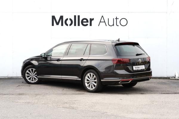 Volkswagen Passat 2019 Rīga vietnē Melns Volkswagen Passat 2019 Rīga, ar dzinēja tilpumu 2.00 L un nobraukumu 221 tūkst. km par 13950 €, foto 4 vietnē AUTOMOTO.COM.LV