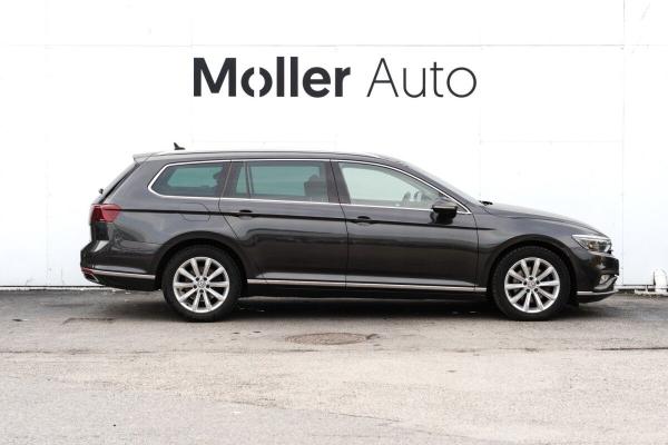 Volkswagen Passat 2019 Rīga vietnē Melns Volkswagen Passat 2019 Rīga, ar dzinēja tilpumu 2.00 L un nobraukumu 221 tūkst. km par 13950 €, foto 6 vietnē AUTOMOTO.COM.LV