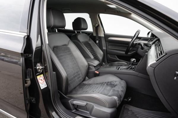 Volkswagen Passat 2019 Rīga vietnē Melns Volkswagen Passat 2019 Rīga, ar dzinēja tilpumu 2.00 L un nobraukumu 221 tūkst. km par 13950 €, foto 7 vietnē AUTOMOTO.COM.LV