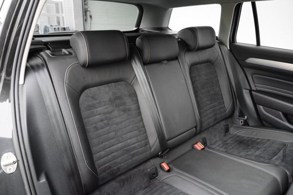 Volkswagen Passat 2019 Rīga vietnē Melns Volkswagen Passat 2019 Rīga, ar dzinēja tilpumu 2.00 L un nobraukumu 221 tūkst. km par 13950 €, foto 9 vietnē AUTOMOTO.COM.LV