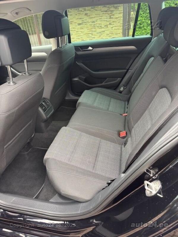 Black Volkswagen Passat 2020 in Parnu, with an engine capacity of 1.50 L and mileage of 109 thousand km for 16900 €, photo 11 on AUTOMOTO.COM.LV