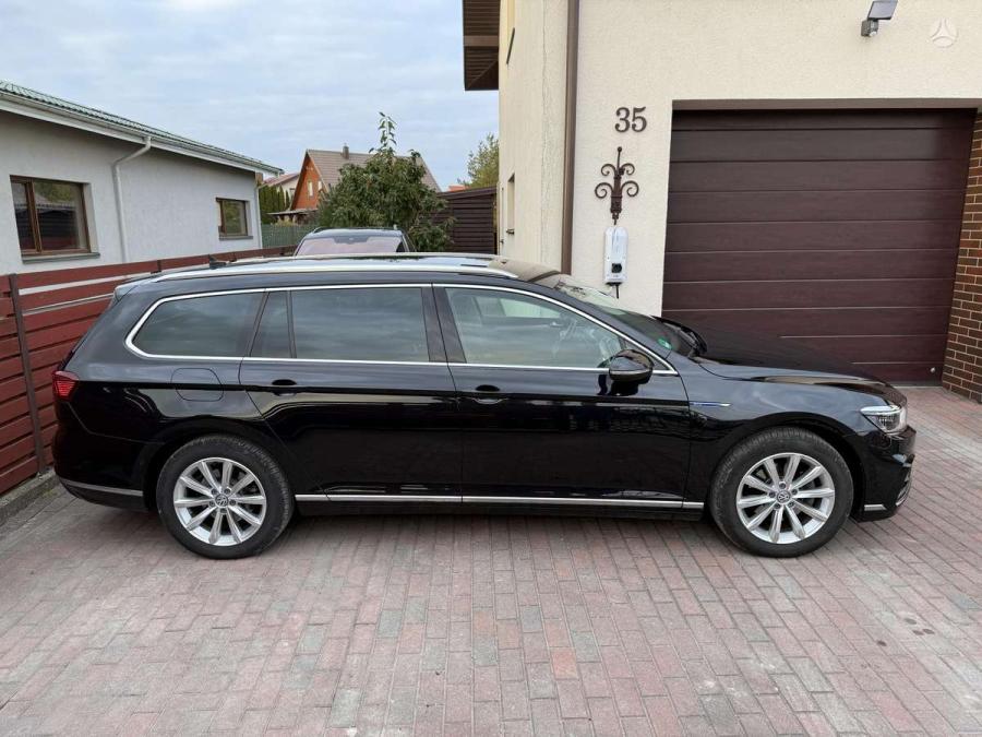 Black Volkswagen Passat 2020 in Siauliai, with an engine capacity of 1.40 L and mileage of 147 thousand km for 17190 €, photo 5 on AUTOMOTO.COM.LV