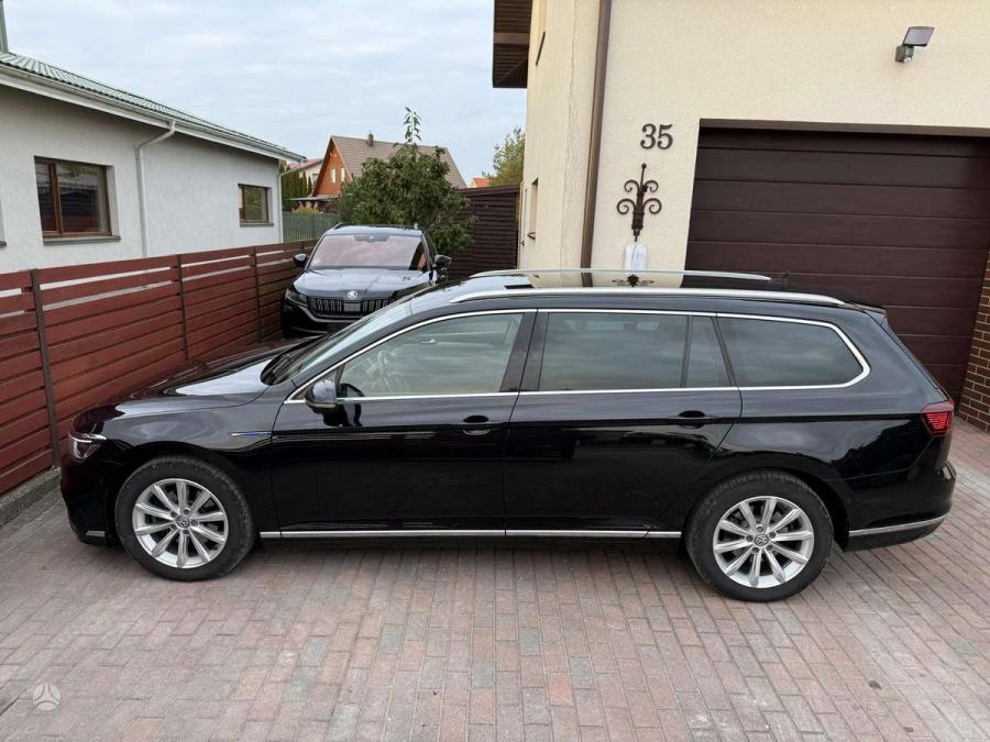 Black Volkswagen Passat 2020 in Siauliai, with an engine capacity of 1.40 L and mileage of 147 thousand km for 17190 €, photo 9 on AUTOMOTO.COM.LV