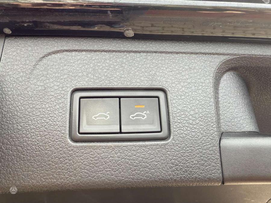 Black Volkswagen Passat 2020 in Siauliai, with an engine capacity of 1.40 L and mileage of 147 thousand km for 17190 €, photo 23 on AUTOMOTO.COM.LV