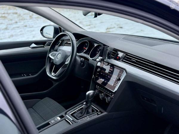 Melns Volkswagen Passat 2020 Vilkaviškis, ar dzinēja tilpumu 1.97 L un nobraukumu 305 tūkst. km par 11900 €, foto 10 vietnē AUTOMOTO.COM.LV