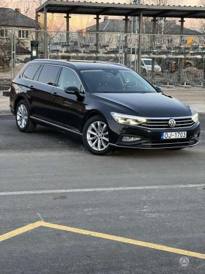 Black Volkswagen Passat 2020 in Riga, with an engine capacity of 1.97 L and mileage of 259 thousand km for 16350 €, photo 5 on AUTOMOTO.COM.LV