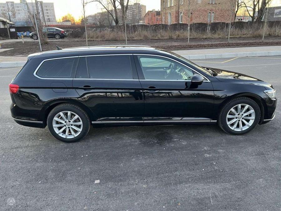 Black Volkswagen Passat 2020 in Riga, with an engine capacity of 1.97 L and mileage of 259 thousand km for 16350 €, photo 8 on AUTOMOTO.COM.LV