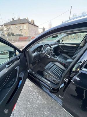 Black Volkswagen Passat 2020 in Riga, with an engine capacity of 1.97 L and mileage of 259 thousand km for 16350 €, photo 16 on AUTOMOTO.COM.LV