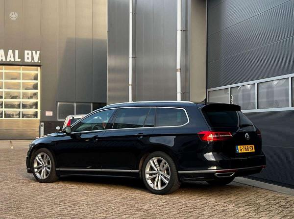 Black Volkswagen Passat 2020 in Vilnius, with an engine capacity of 1.60 L and mileage of 300 thousand km for 9999 €, photo 3 on AUTOMOTO.COM.LV