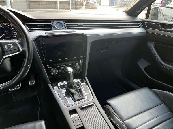 Black Volkswagen Passat 2020 in Vilnius, with an engine capacity of 1.60 L and mileage of 300 thousand km for 9999 €, photo 9 on AUTOMOTO.COM.LV