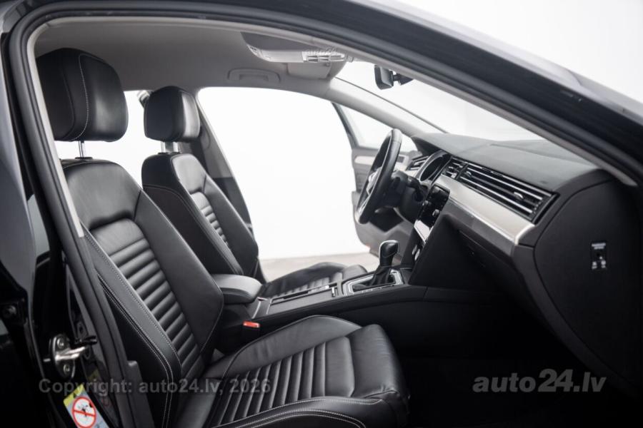 Black Volkswagen Passat 2020 in Tallinn, with an engine capacity of 2.00 L and mileage of 196 thousand km for 15999 €, photo 10 on AUTOMOTO.COM.LV