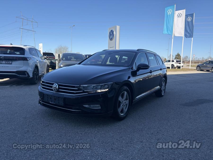 Black Volkswagen Passat 2020 in Viljandi, with an engine capacity of 2.00 L and mileage of 184 thousand km for 15990 €, photo 3 on AUTOMOTO.COM.LV
