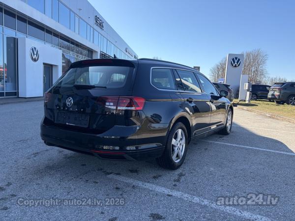 Black Volkswagen Passat 2020 in Viljandi, with an engine capacity of 2.00 L and mileage of 184 thousand km for 15990 €, photo 3 on AUTOMOTO.COM.LV