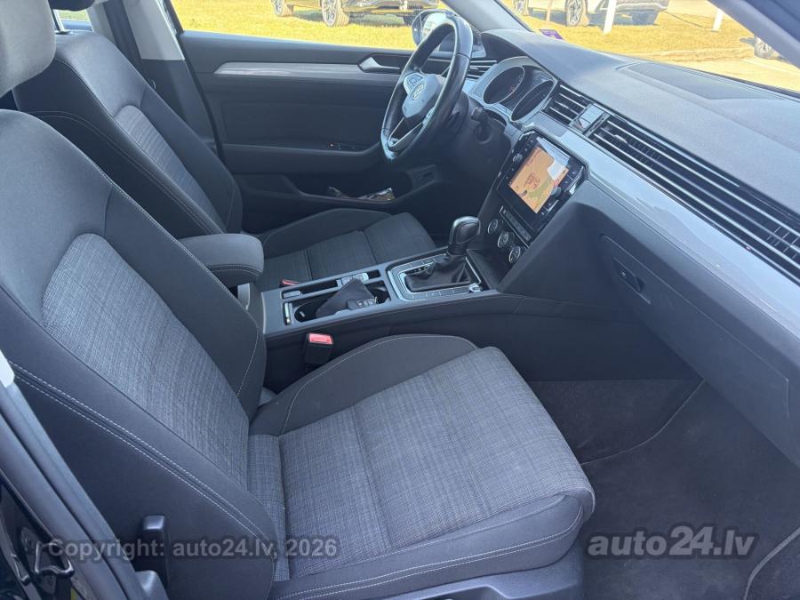 Black Volkswagen Passat 2020 in Viljandi, with an engine capacity of 2.00 L and mileage of 184 thousand km for 15990 €, photo 8 on AUTOMOTO.COM.LV