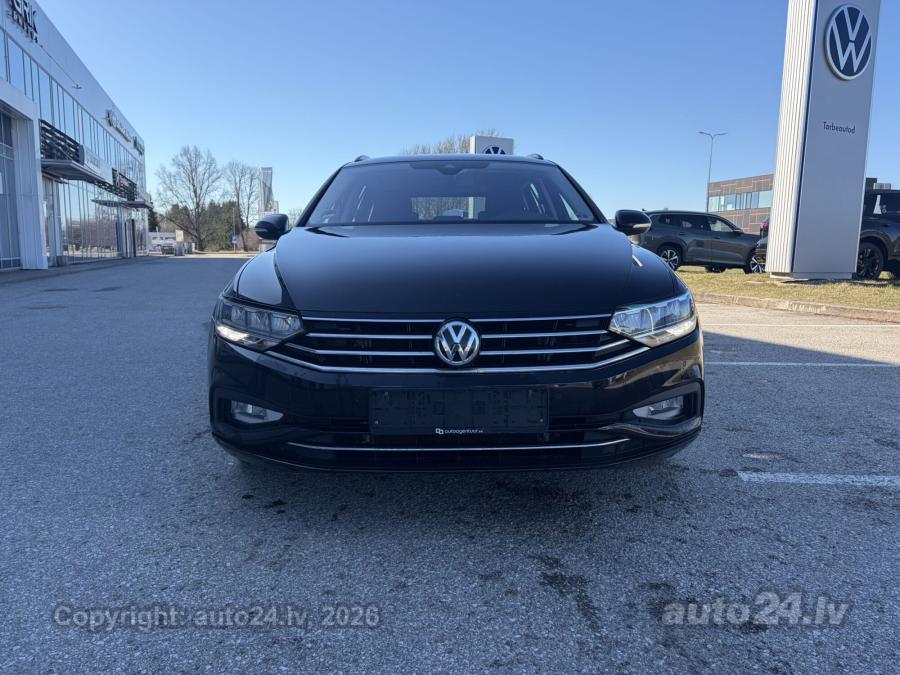 Black Volkswagen Passat 2020 in Viljandi, with an engine capacity of 2.00 L and mileage of 184 thousand km for 15990 €, photo 13 on AUTOMOTO.COM.LV