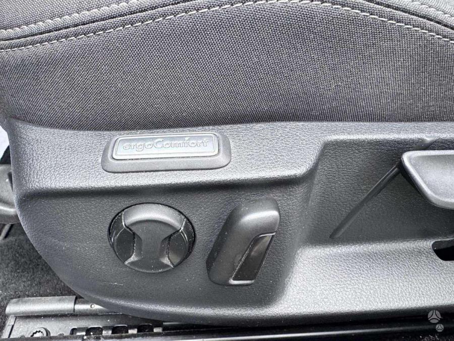 Melns Volkswagen Passat 2020 Viļņa, ar dzinēja tilpumu 1.60 L un nobraukumu 115 tūkst. km par 16950 €, foto 24 vietnē AUTOMOTO.COM.LV