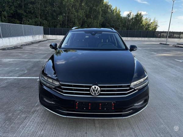 Black Volkswagen Passat 2020 in Vilnius, with an engine capacity of 1.97 L and mileage of 256 thousand km for 12900 €, photo 2 on AUTOMOTO.COM.LV