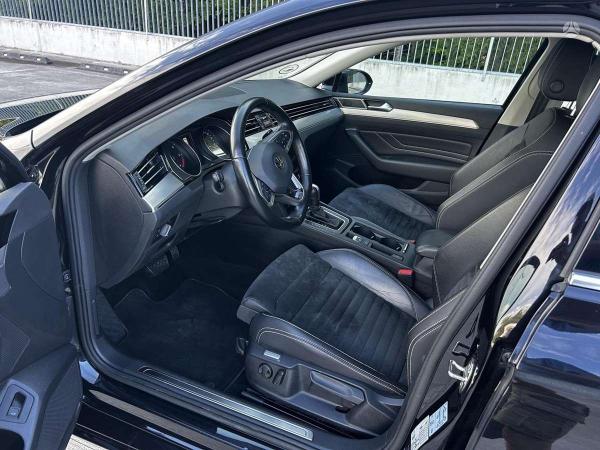 Black Volkswagen Passat 2020 in Vilnius, with an engine capacity of 1.97 L and mileage of 256 thousand km for 12900 €, photo 9 on AUTOMOTO.COM.LV
