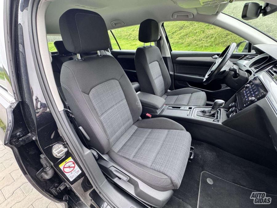 Black Volkswagen Passat 2020 in Vilnius, with an engine capacity of 1.60 L and mileage of 115 thousand km for 14950 €, photo 19 on AUTOMOTO.COM.LV