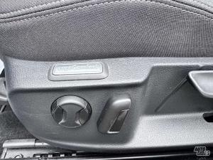Black Volkswagen Passat 2020 in Vilnius, with an engine capacity of 1.60 L and mileage of 115 thousand km for 14950 €, photo 24 on AUTOMOTO.COM.LV
