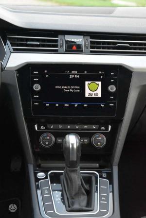 Melns Volkswagen Passat 2020 Viļņa, ar dzinēja tilpumu 1.97 L un nobraukumu 326 tūkst. km par 11500 €, foto 15 vietnē AUTOMOTO.COM.LV